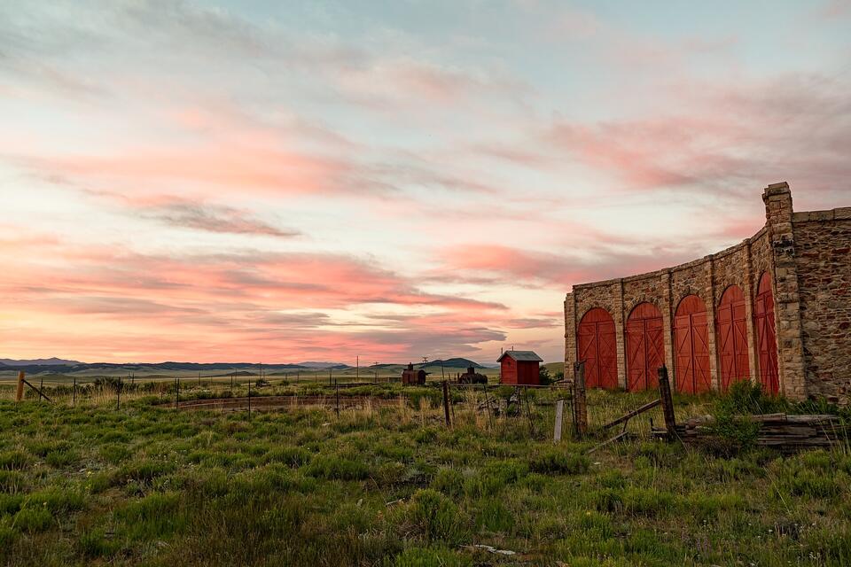| Train Room Photography